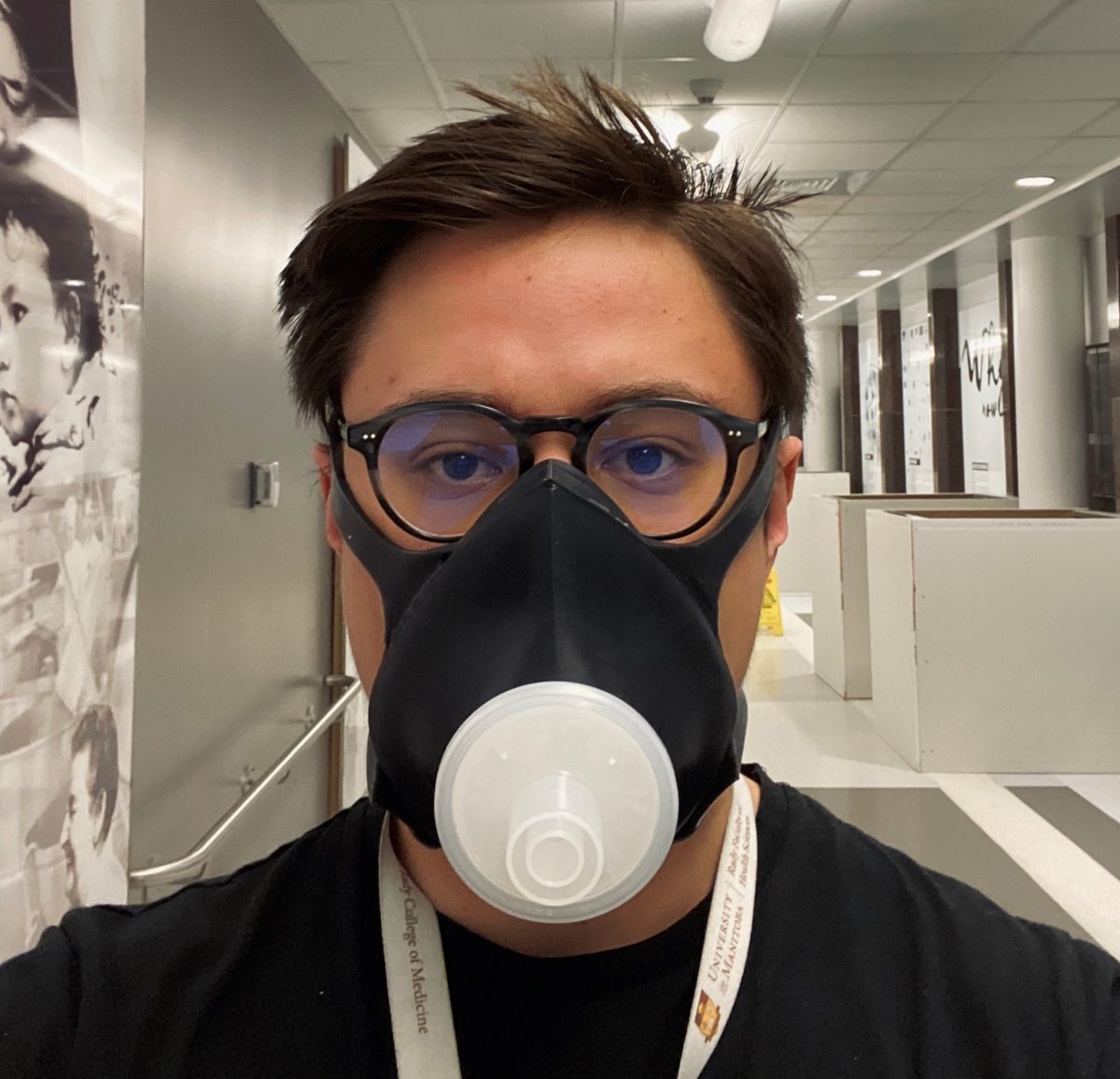 UM Today | Rady Faculty of Health Sciences | Medical student using 3D ...