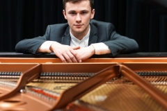 UM Today | Desautels Faculty of Music | Evan Miles is ‘Growing Up’